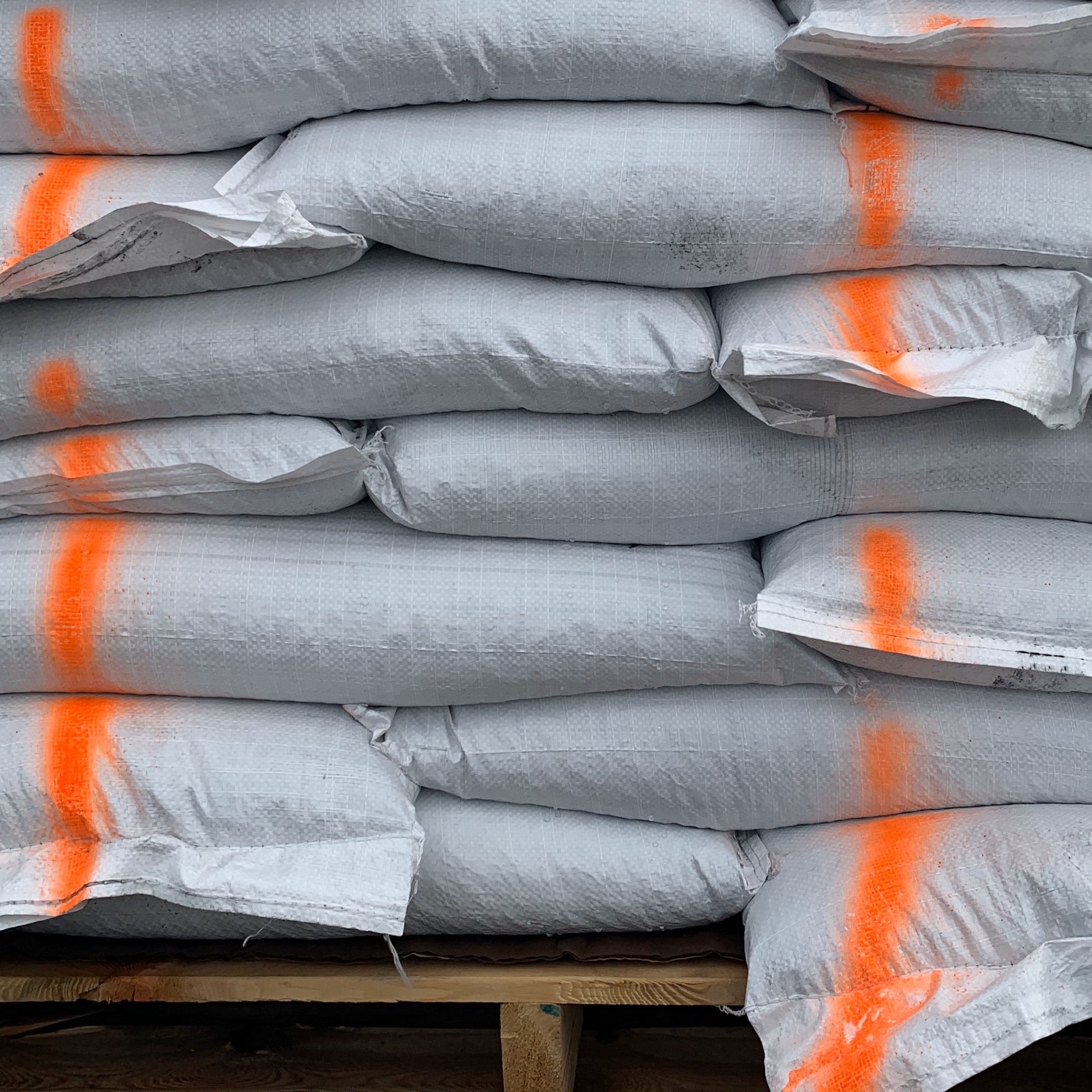 1 Ton of Bagged Coal (40 bags) | Liv'n Green Supply